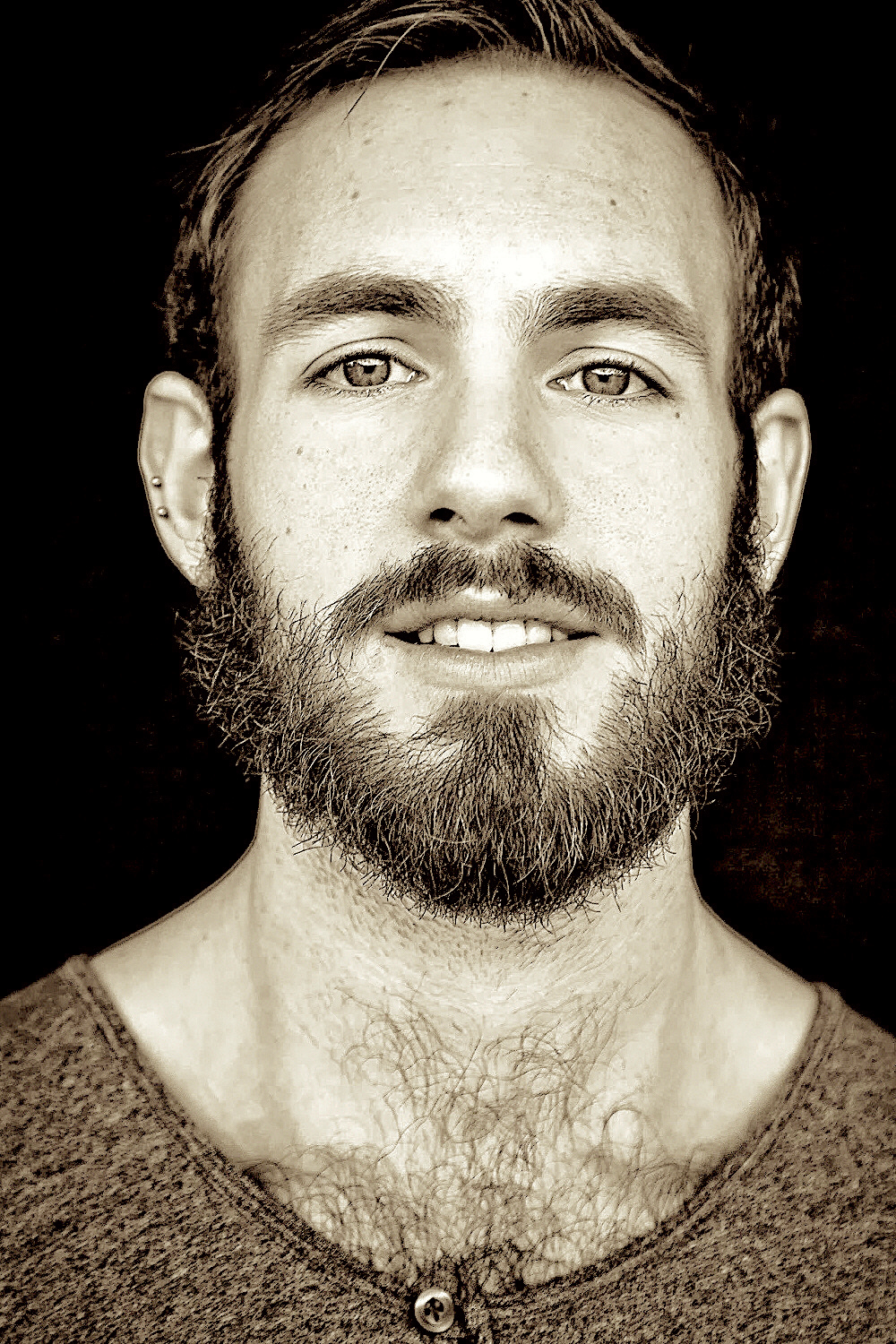 Scruffy Beard and Pierced Ear – ultrawolvesunderthefullmoon